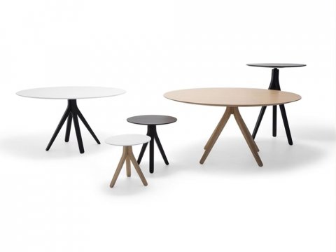 Nuez Table | UFL Group