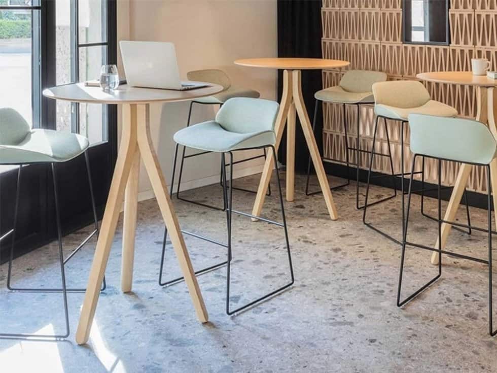 Nuez Table | UFL Group