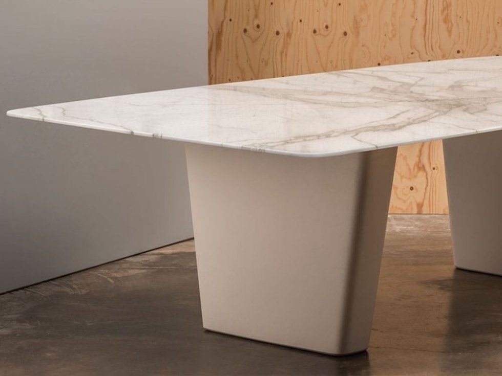 Status Conference Table | UFL Group