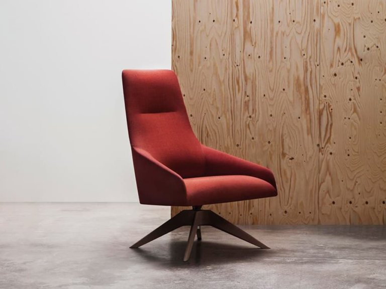 Lounge Chairs | UFL Group