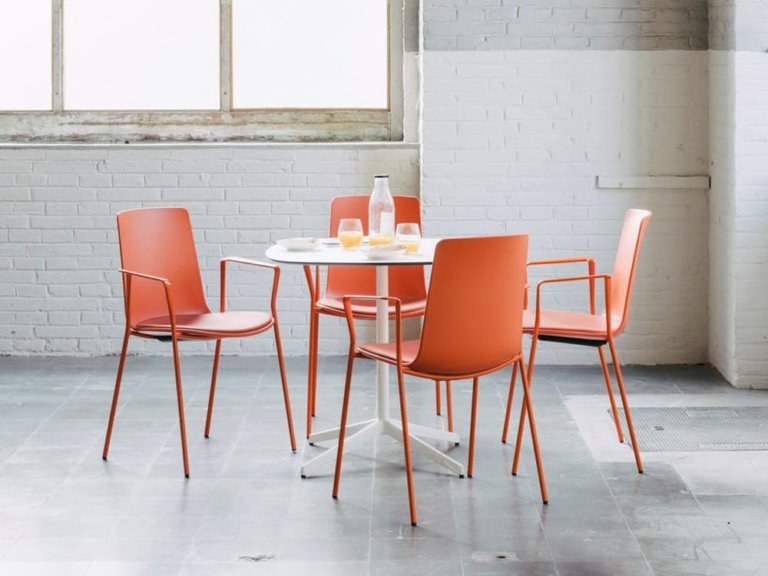 Tables / Desks | UFL Group